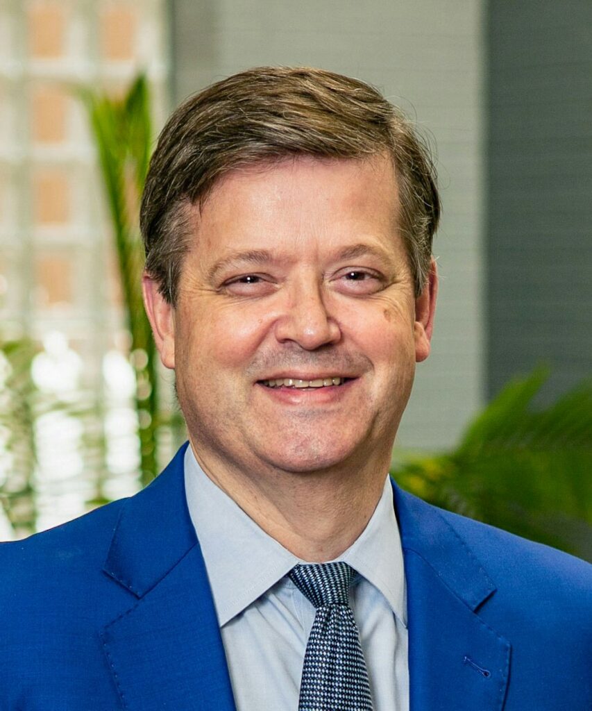 Meet Dr. James Lowe - Lowe Plastic Surgery